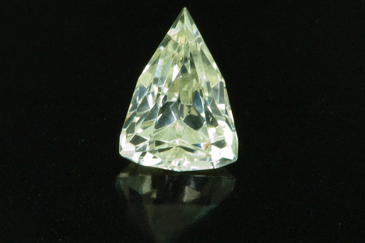 Anglésite 11,10 x 8,10 mm, Troïdia, Facetté - Gemfrance.com