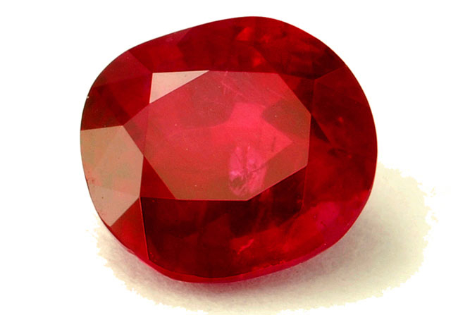 Rubis 6,10 x 5,50 x 3,60 mm, Ovale, Facetté - Gemfrance.com